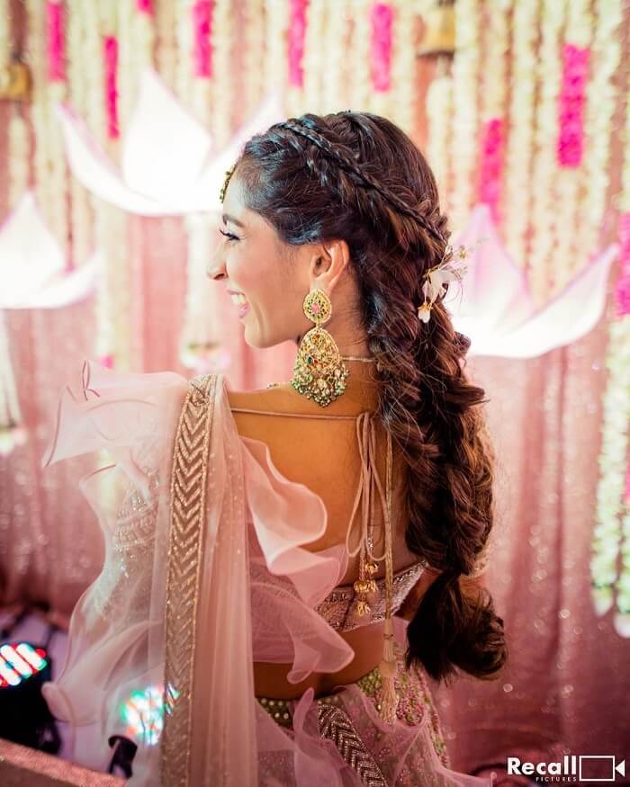 Indian Bridal Hairstyles For Reception That Quintessential The Mingling ...