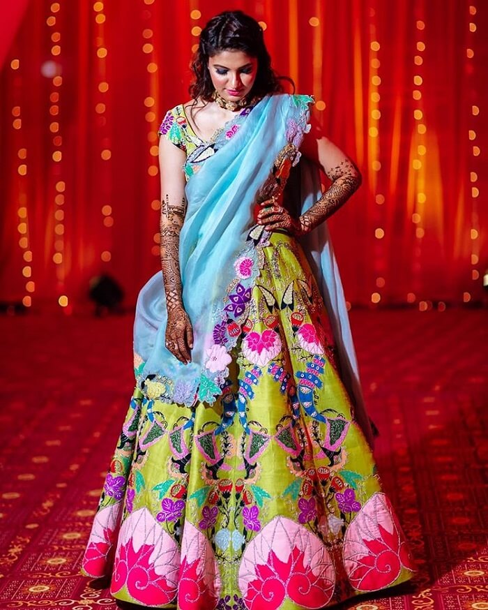 #30+ Trendy Bridal Mehndi Outfits Perfect For Flaunting