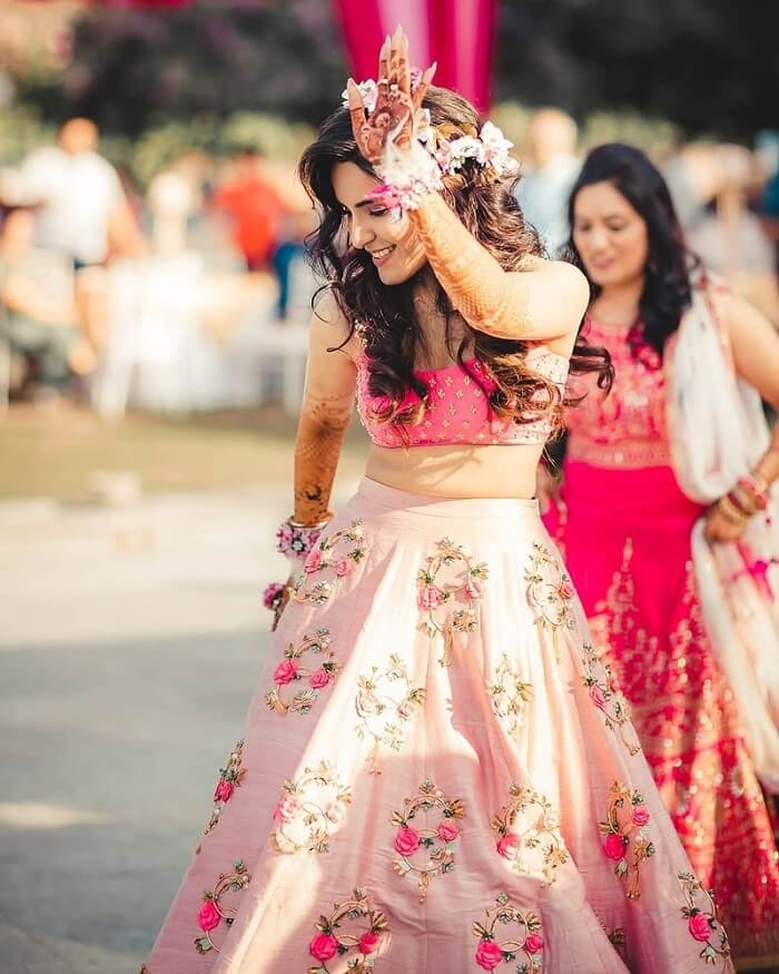 #30+ Trendy Bridal Mehndi Outfits Perfect For Flaunting