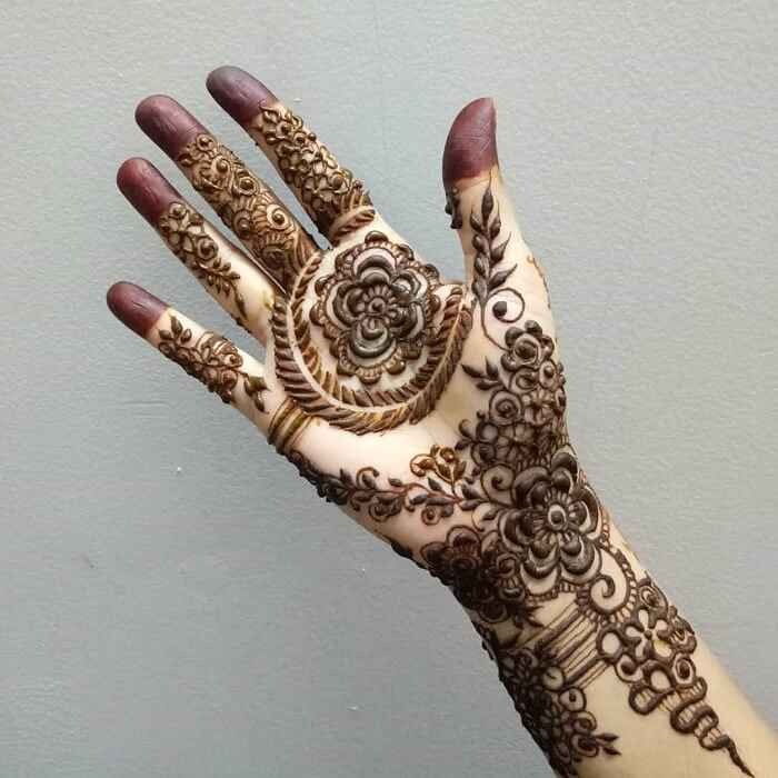 51 Mehndi Designs for Diwali to Celebrate the Festival of Lights