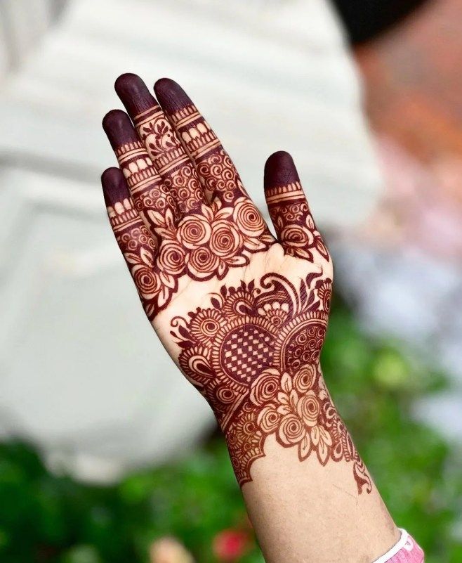 Elegant Khafif Mehndi Designs | Latest Simple & Stylish Ideas