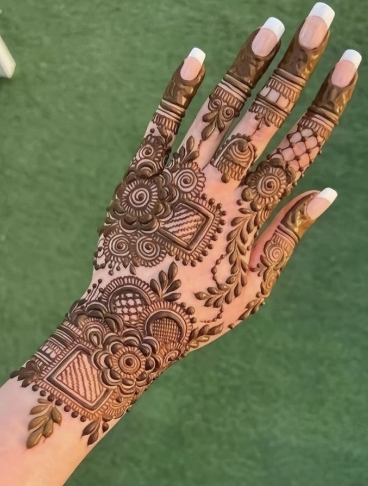 Elegant Khafif Mehndi Designs | Latest Simple & Stylish Ideas
