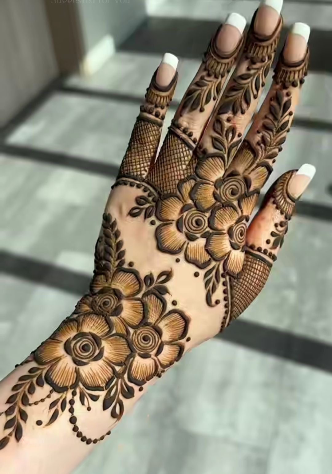 Elegant Khafif Mehndi Designs | Latest Simple & Stylish Ideas
